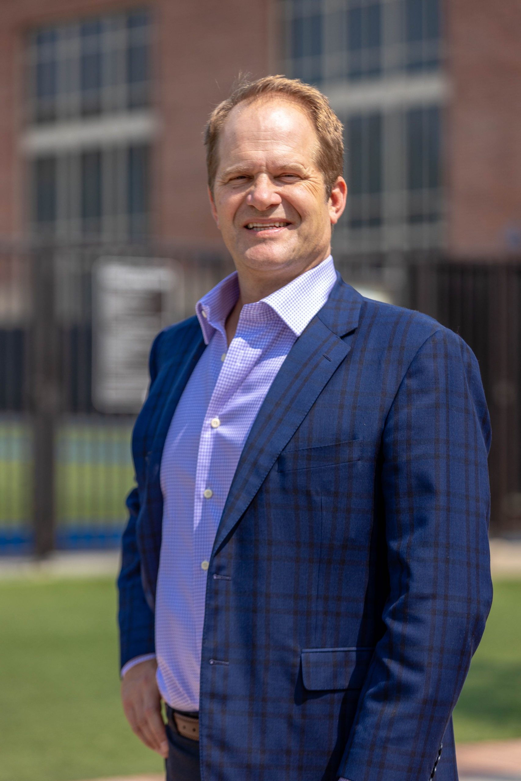 Jason Lavin - Coach 'Em Way Up: 5 Lessons for Leading the John Wooden Way